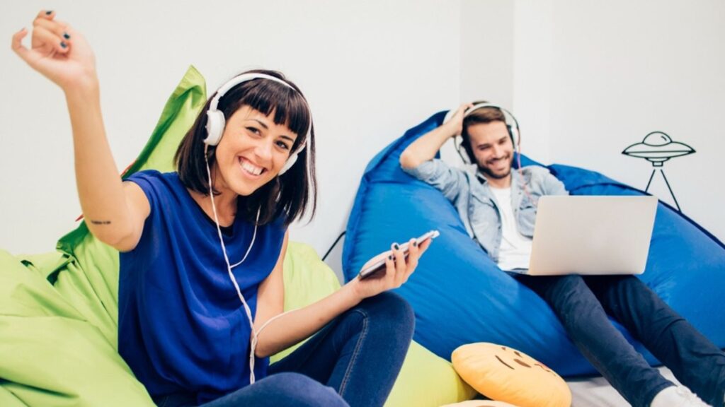 Fun Ways To Be Social And Stay Entertained Online - Networkfinds